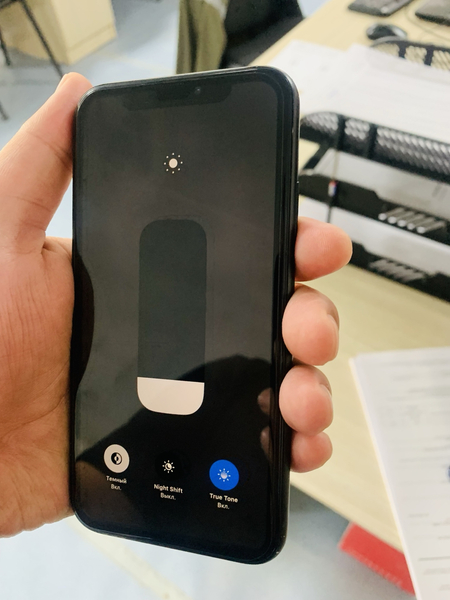 iPhone Xr 64gb       .