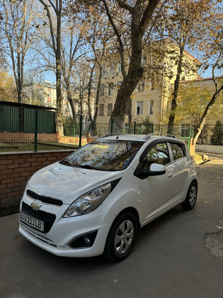 Chevrolet spark sotiladi