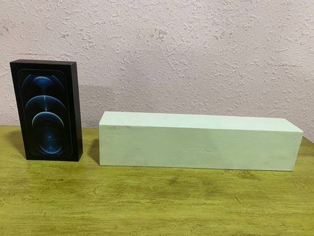 Iphone 12 pro and i watch 3 series 42 mm