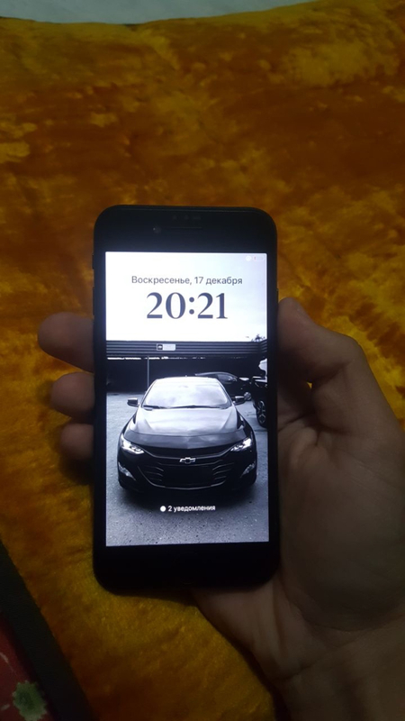 iPhone SE 2020 срочно сотилади