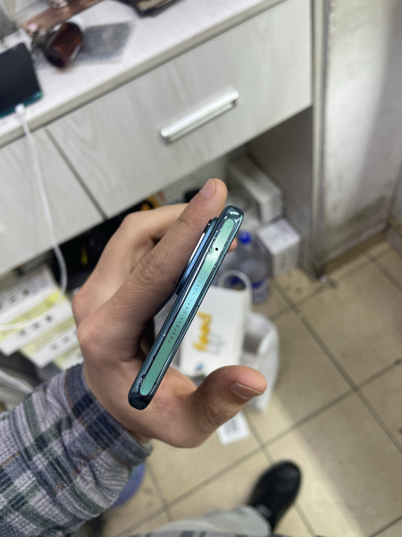 Vivo v30 12/256 sotladi