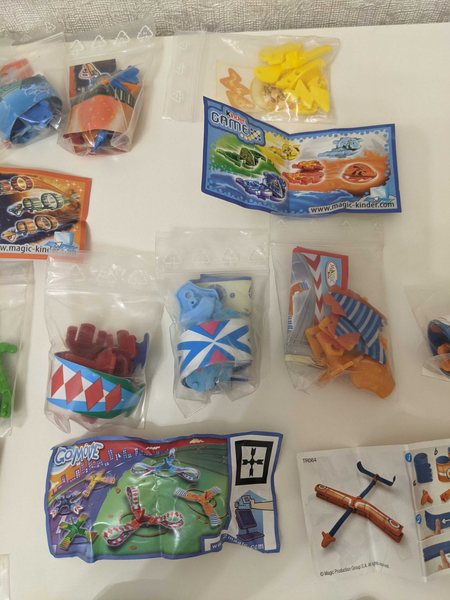 Игрушки Киндер сюрприз 3x за 10000
