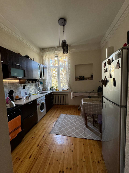 Продается 2/3/3 Сталинка, Алайский рынок