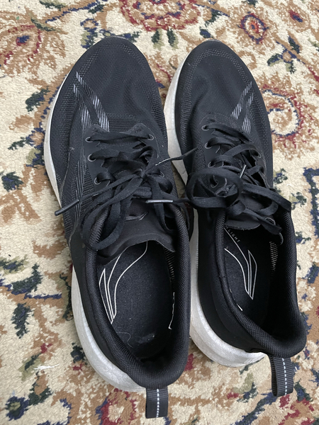 Продам кроссовки Li-Ning