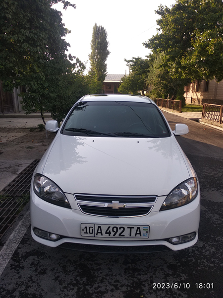 Продаётся срочно Lacetti elegant full автомат коробка.
