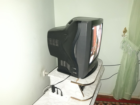 телевизор тюнер DVD подставка  сотилади