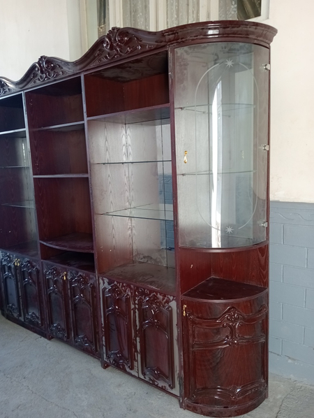 Mebel sotiladi liza