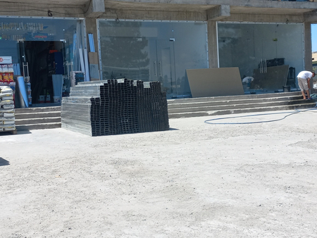 Yunusabad 18kv betonkada gvardeyiski bozorni roparasida 30kv.dan 2ta
