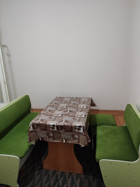 Srochna arenda kvartira sergeli 8a 2/2/9