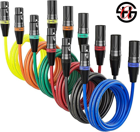 Микрофонный кабель с разъемами XLR-XLR.