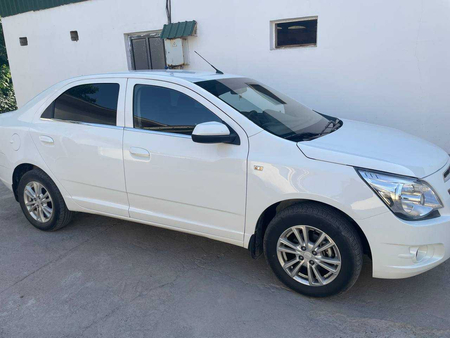 Кобальт белый 2022 года  Автомат ( 61 000 км пробег)
