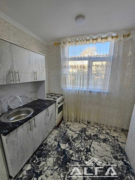 3 xonali 75m² 2-qavat sotiladi.