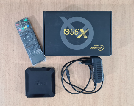 Smart box X96Q sotiladi
