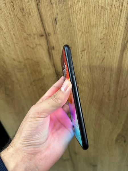 Iphone XR naqdga