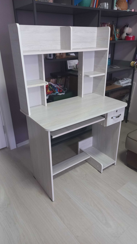 Продаётся Комод лофт ,  Стол  для школьника .