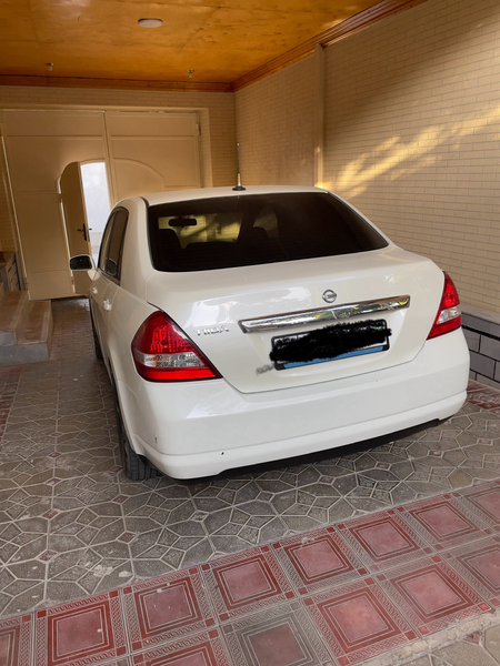 Nissan Tiida 8000$ (yana kelishamiz)