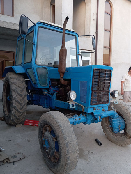 MTZ 80 sotiladi hamma joyi soz holatda turibdi narxi kelishiladi