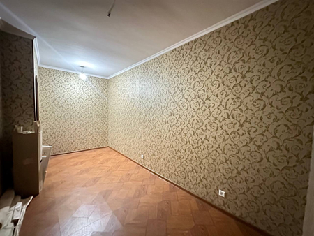 3/2/3 м Буюк Ипак Иули, Буз базар, Дипломат школа