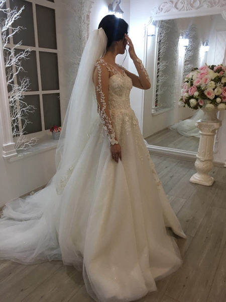 Свадебное платье