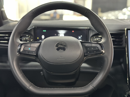 NIO ES8 Автомобиль можно обменять на дом.