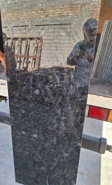Labradorid granit tabiiy tosh /usta xizmati bor