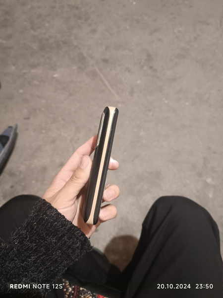 Madeli noaniq knopka telefon