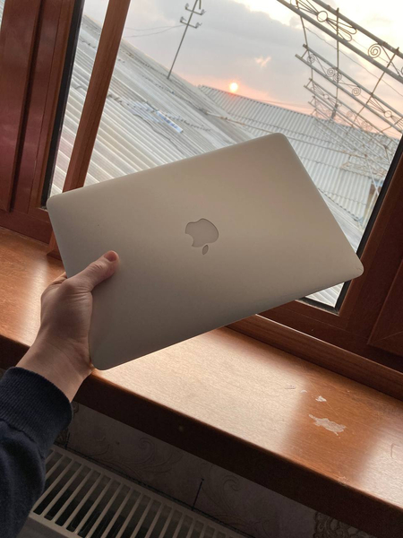 MacBook core-i7/ RAM 8GB/ 512GB SSD
