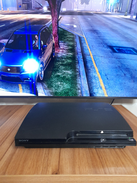 Playstation 3 slim 320gb sotiladi