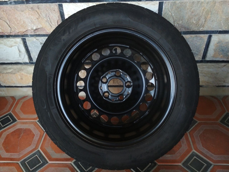Mers E210 ga taqilgan 215/55 R16