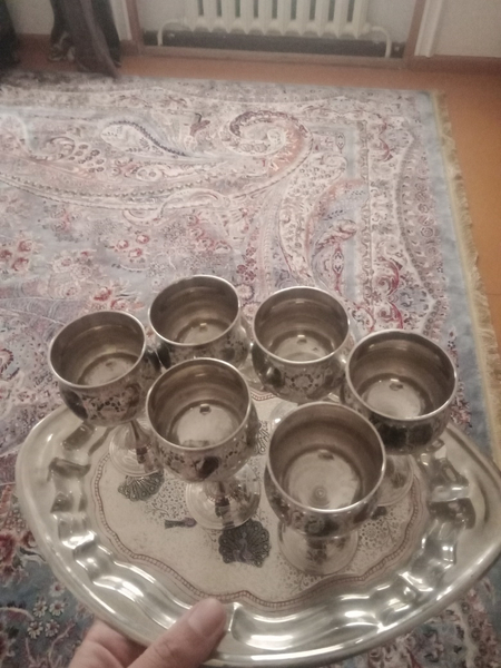 Бронзовые рюмки с подносом новые