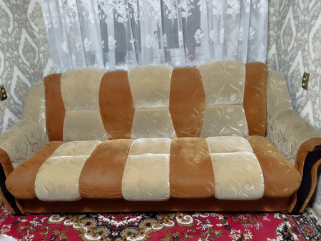 Продается диван и два кресла