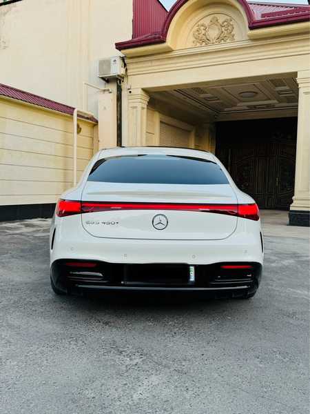 Mercedes Benz EQS 450S+