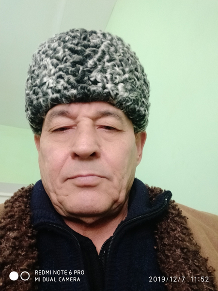 Шерозий, сур, каракул теридан янги тикилган папоқлар бор