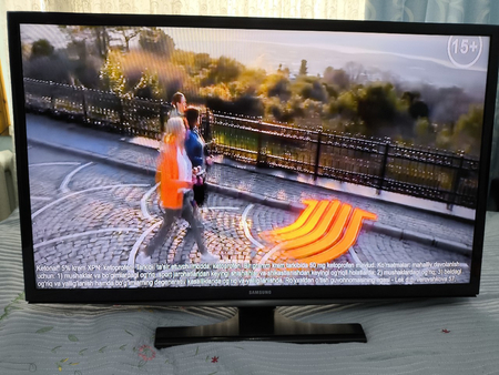 Леди телевизор SAMSUNG.