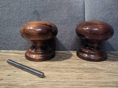 Продам лакированные деревянные дверные ручки