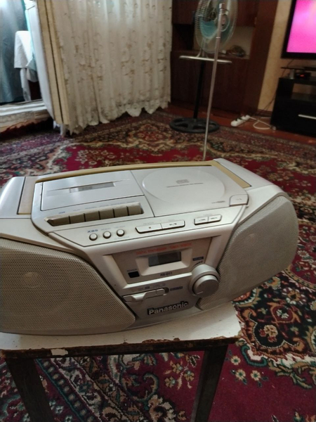 Продам японский магнитофон Panasonic