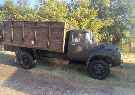 Zil 130 sotiladi 50.mln kelishamiz pul srochna zarur