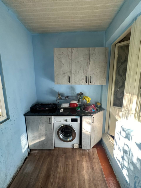 Chilonzor 17 kv 1*2 xonali hamma sharoitlar bor lubboyiga 350$
