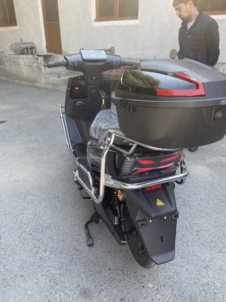 Skuter 120 km yuradigan