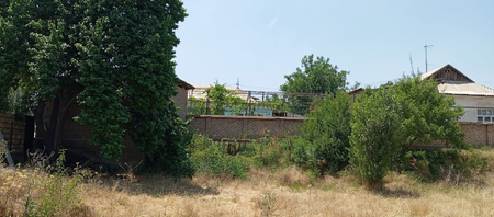 Uchastka sotiladi