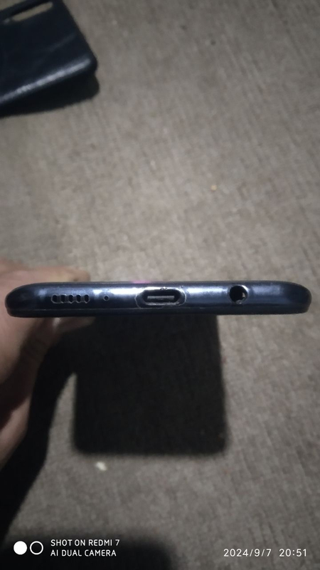 Samsung a50   4/64 xotira