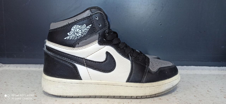 Детские кросовки AirJordan1 , 36 размер , в отличном состоянии,  б/у