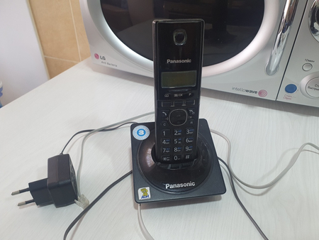 Panasonic  KX-TG1711CA - цифровой беспроводной телефон