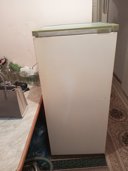 Продаётся б/у холодильник