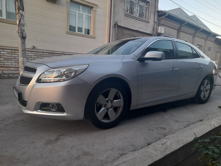 Moshina sotiladi gazi bor