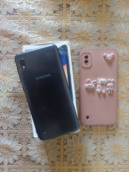 Samsun a10 telefoni