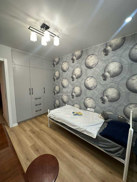 СРОЧНО! ТЦ Next через дорогу, 3в4 комнаты новый ремонт, кирпич