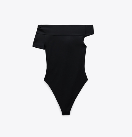 Новое Боди Zara со спущенными плечами и асимметричным вырезом