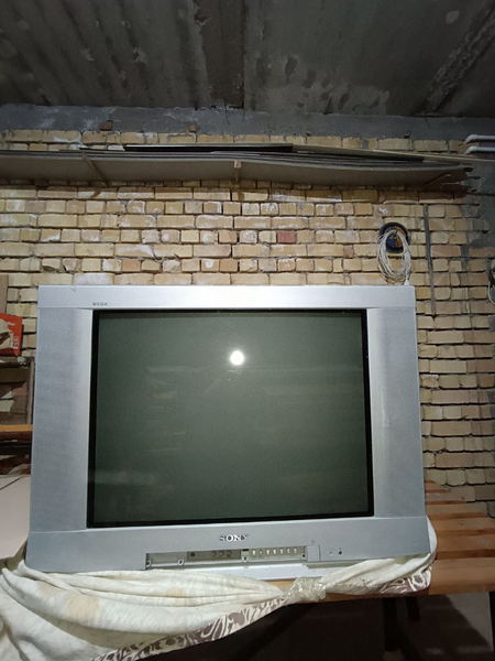 Sony tilvizr sotiladi holati zor
