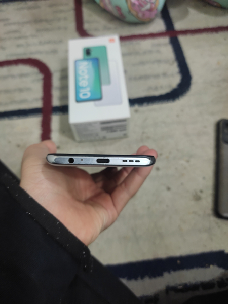 Redmi note 10 srochna 180$ dolr naxd